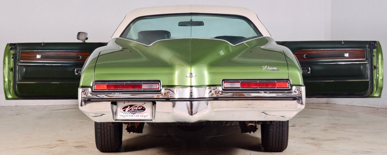 1972 Buick Riviera | Volo Auto Museum