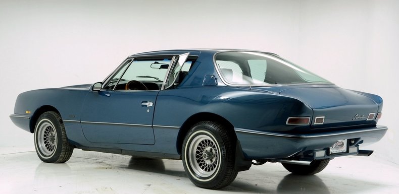 1987 Avanti II | Volo Auto Museum