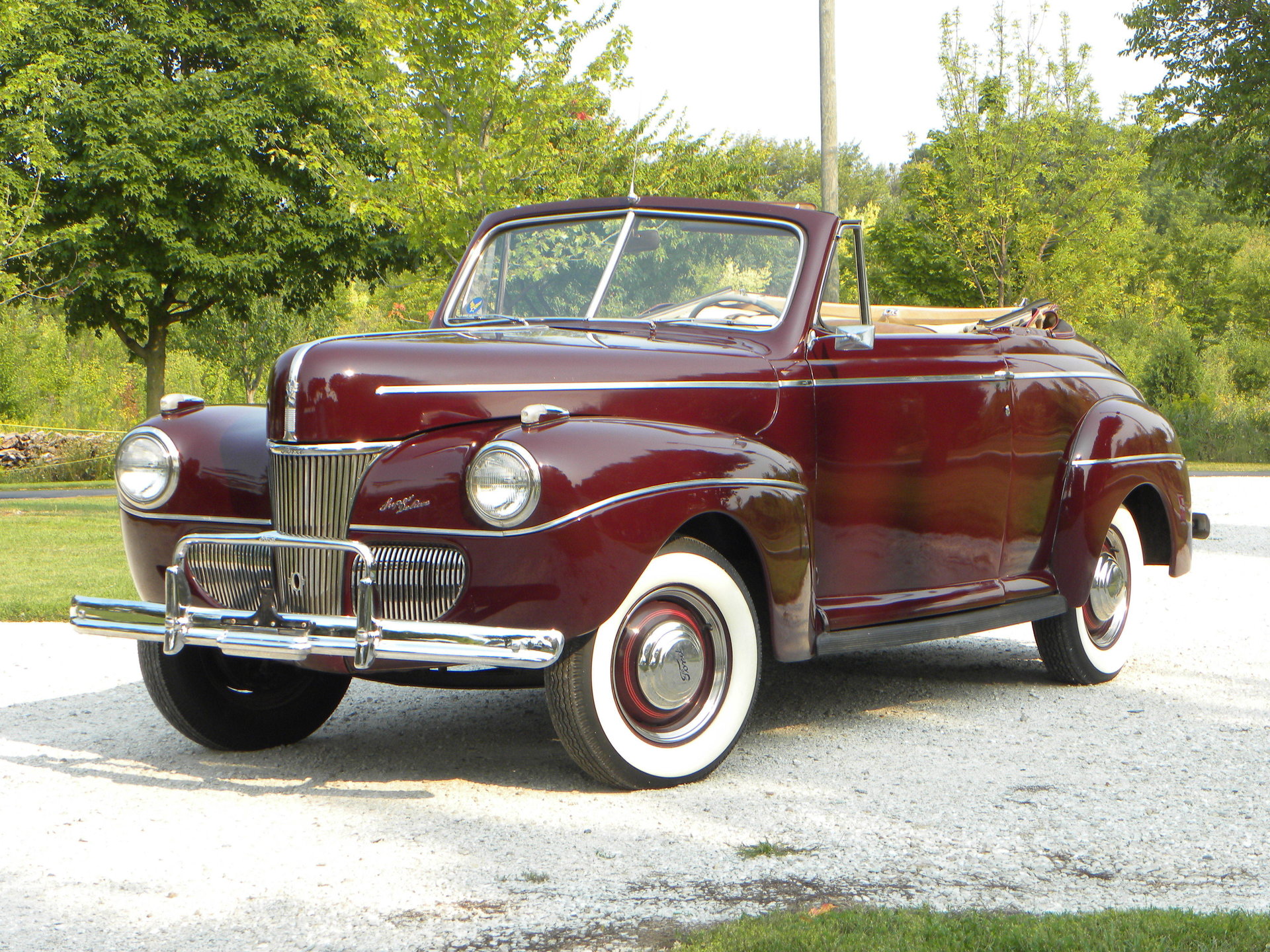1941 Ford Super Deluxe | Volo Auto Museum