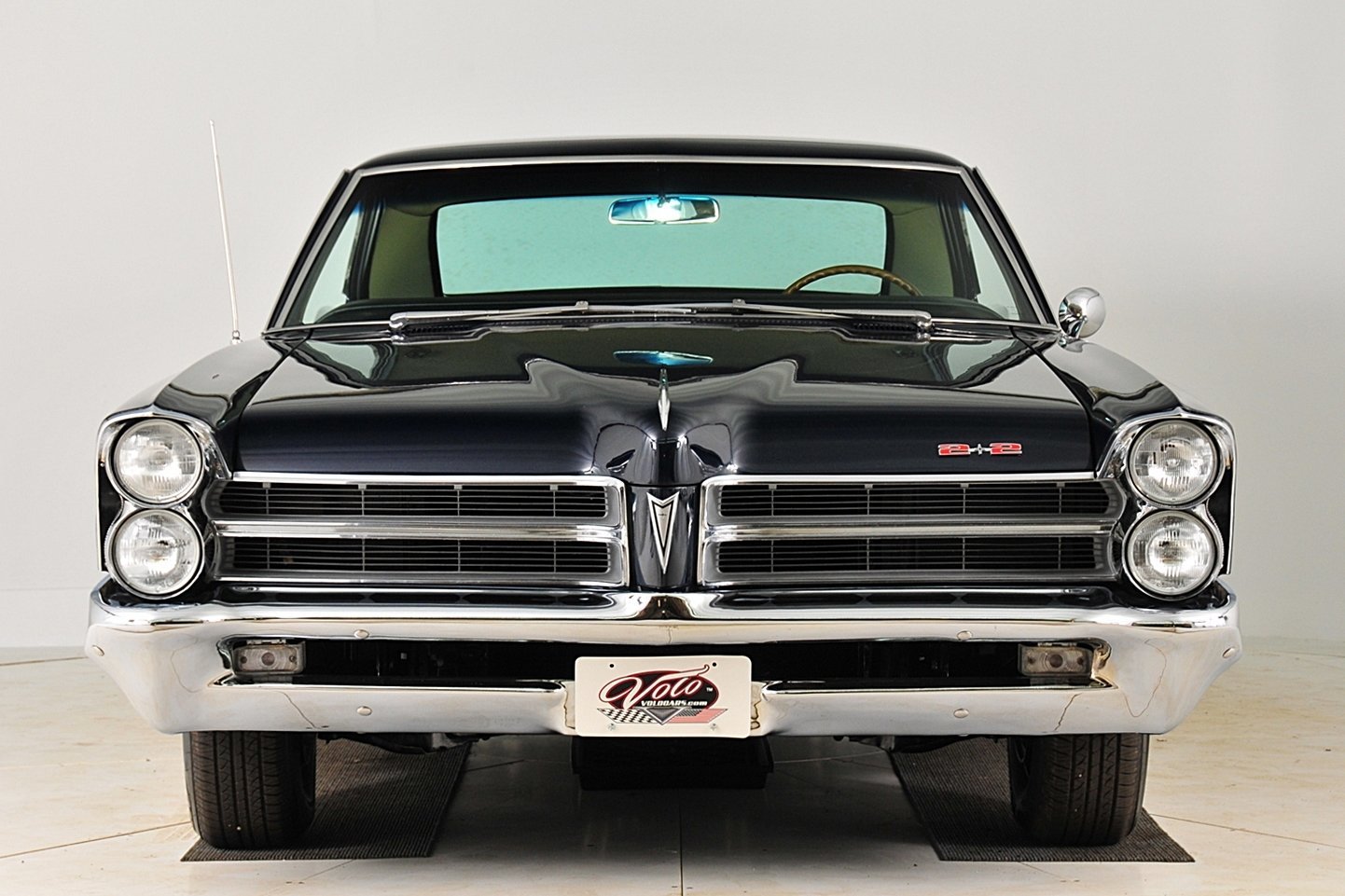 1965 Pontiac 2+2 | Volo Auto Museum