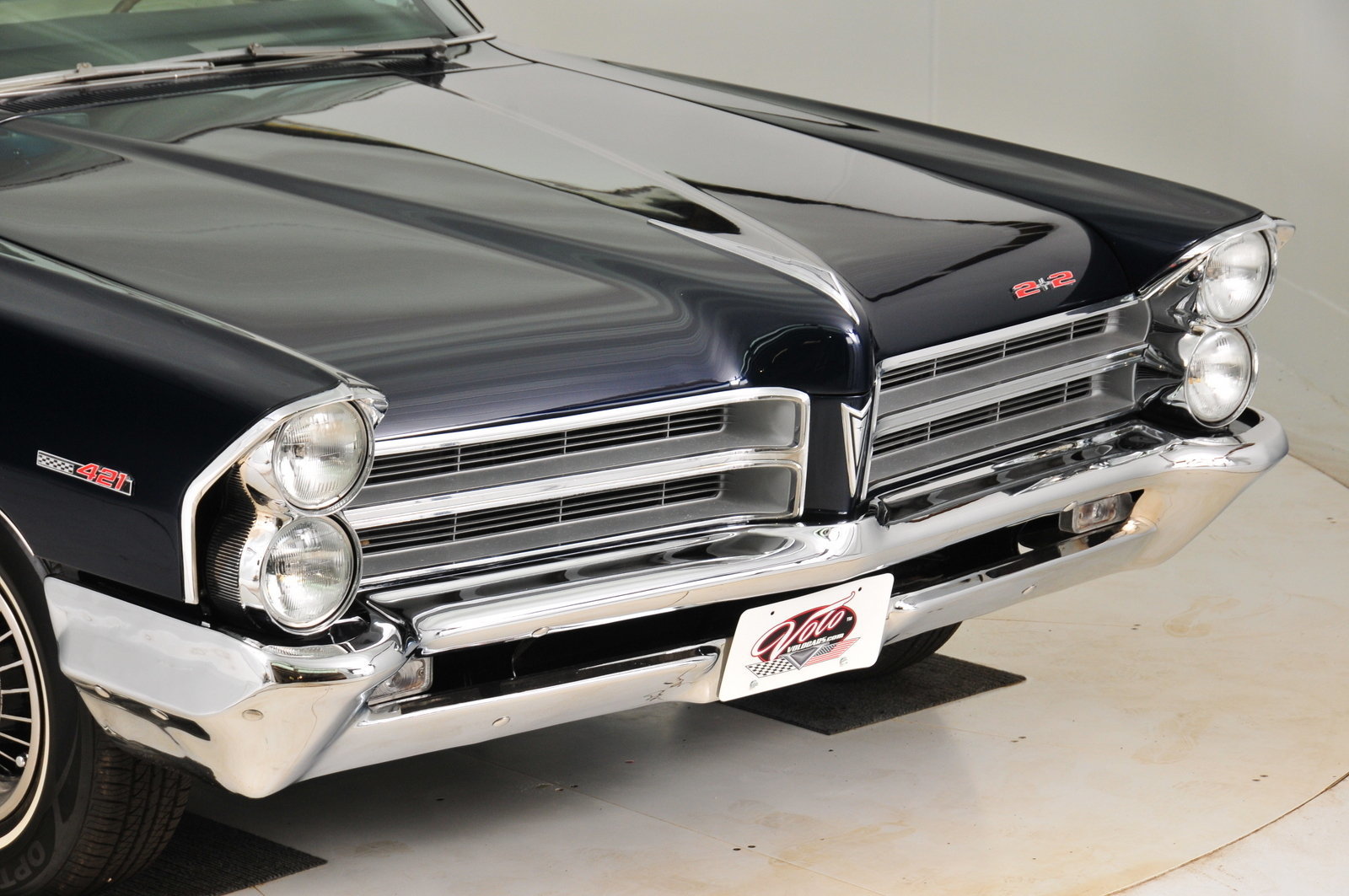 1965 Pontiac 2+2 | Volo Auto Museum