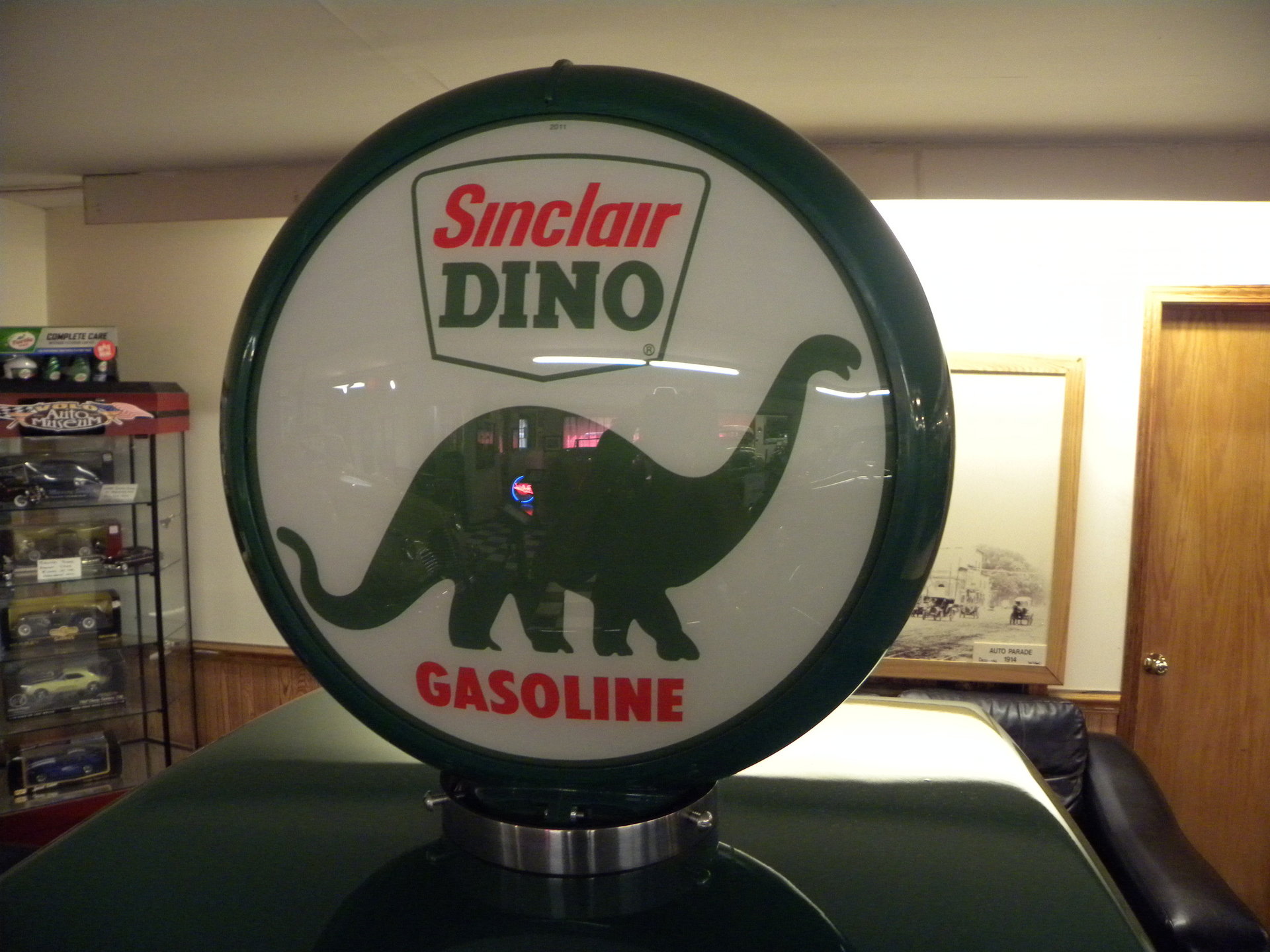 Sinclair Dino Gas Pump | Volo Auto Museum