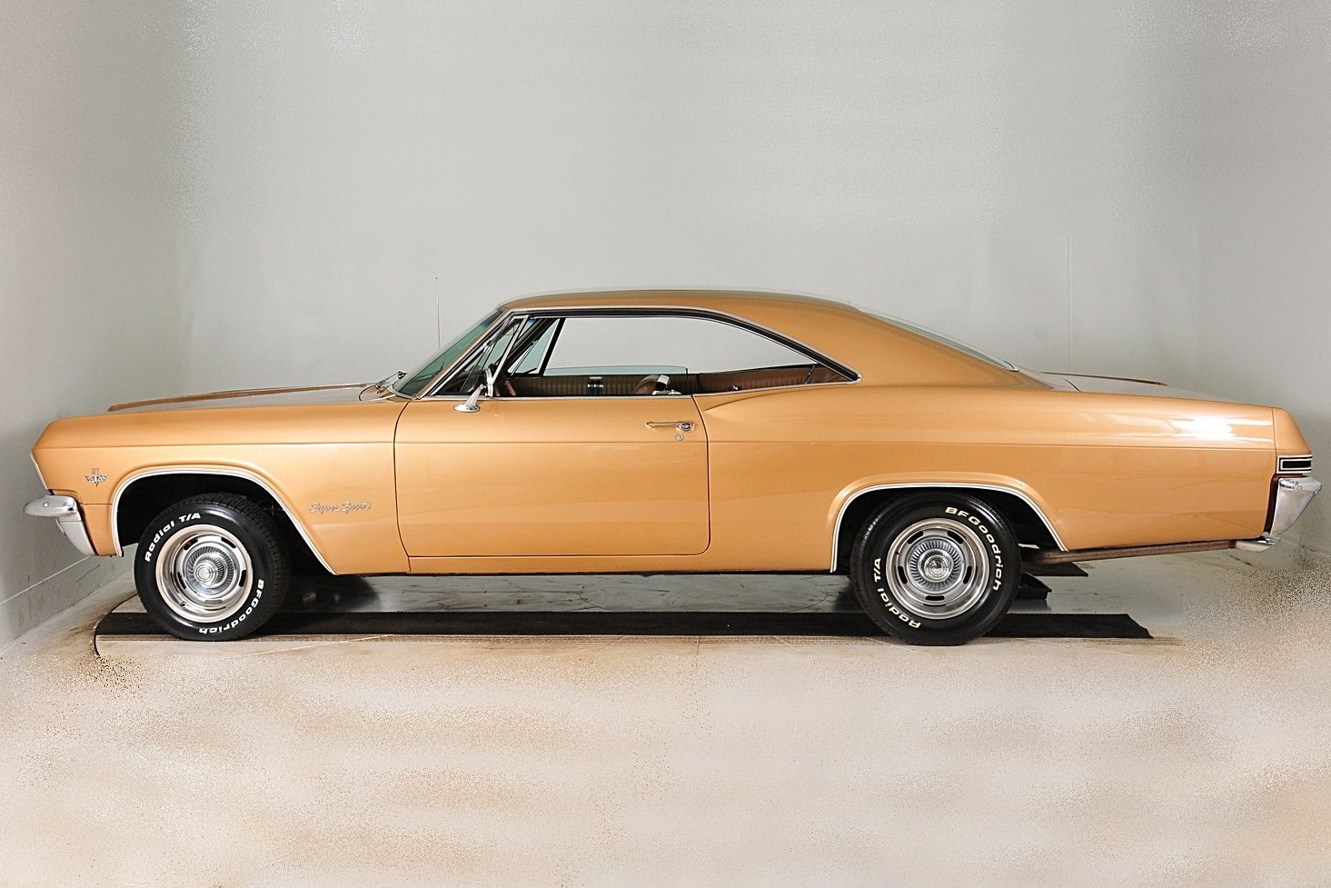 1965 Chevrolet Impala | Volo Auto Museum