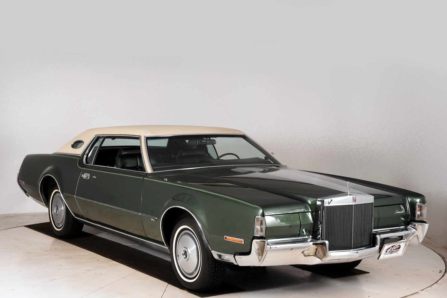 1972 Lincoln Mark IV | Volo Auto Museum